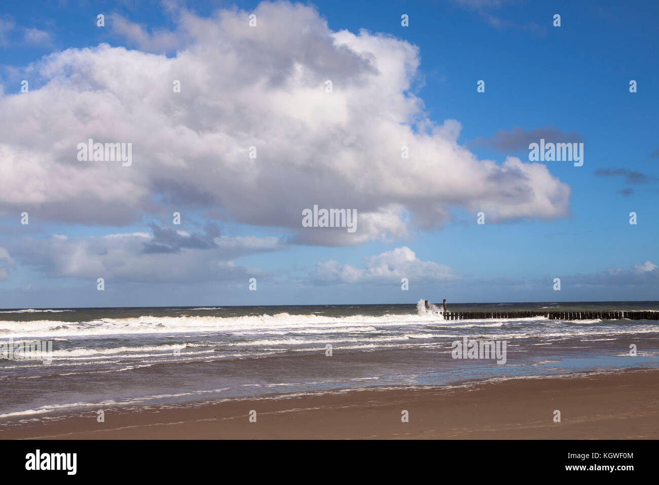 Sandstrand hi-res stock photography and images - Alamy