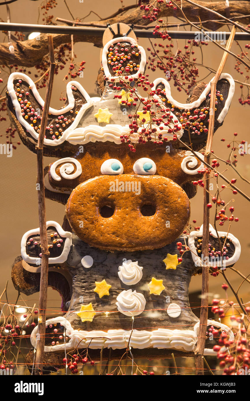 Aachener Printen, gingerbread man or lebkuchen decorations at the ...