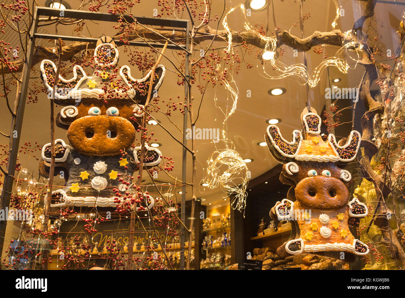 Aachener Printen, gingerbread man or lebkuchen decorations at the ...