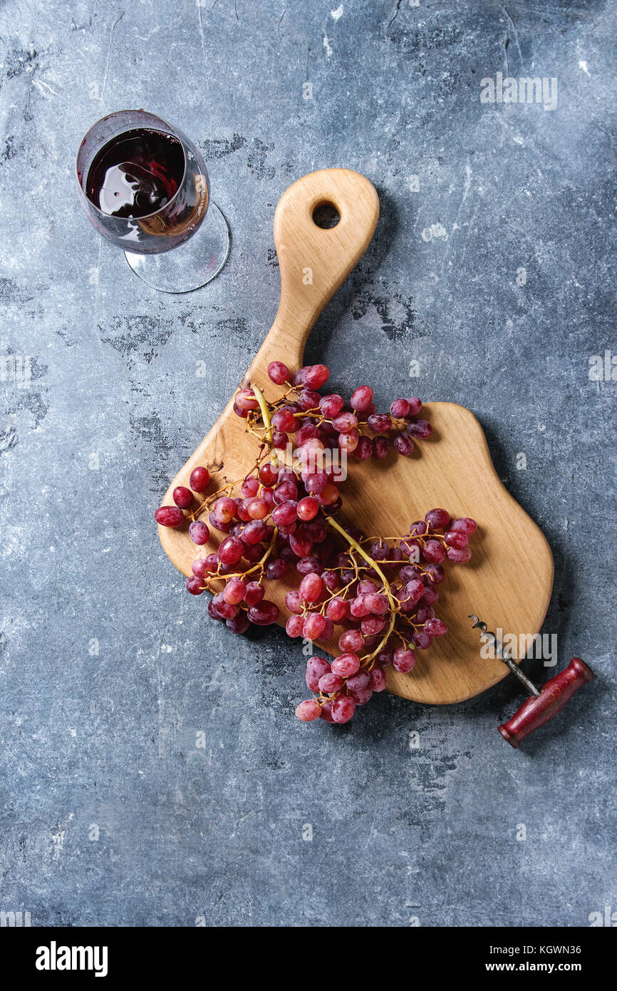 Grapes and cheese Stock Photo - Alamy