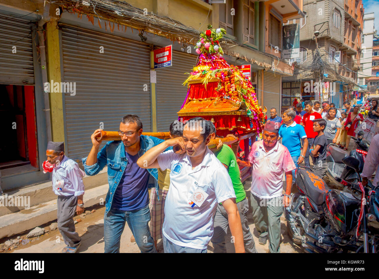 City street congested people walking hi-res stock photography and ...