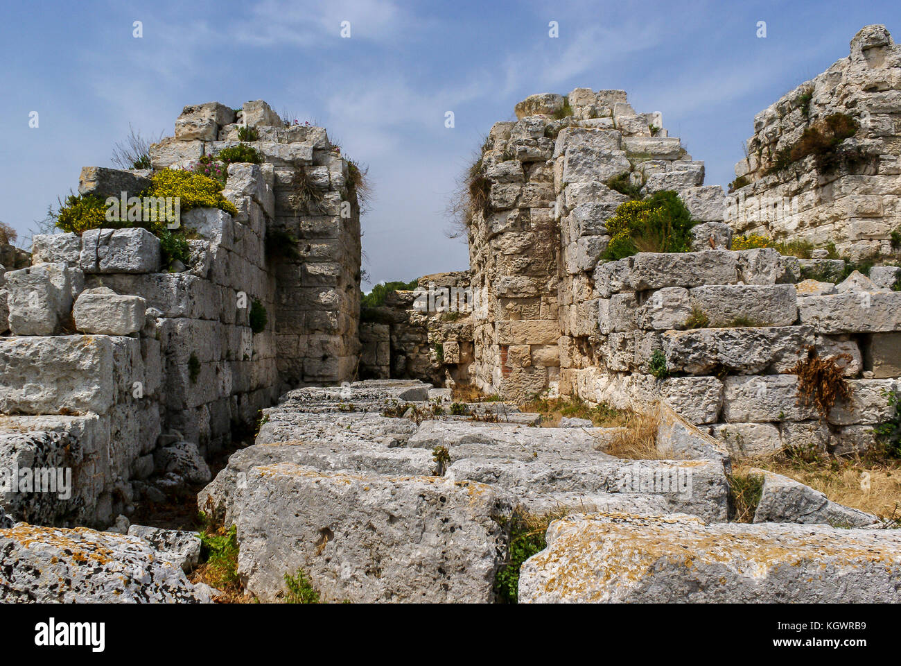 Euryalus Fortress Ruins (Castello Eurialo Stock Photo - Alamy