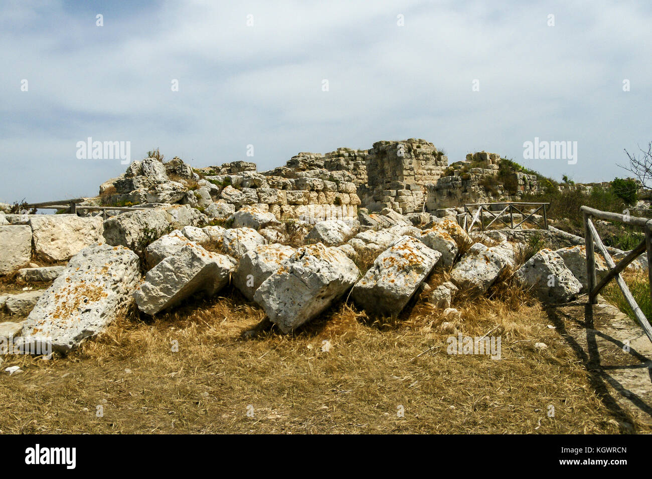 Eurialo castle hi-res stock photography and images - Alamy