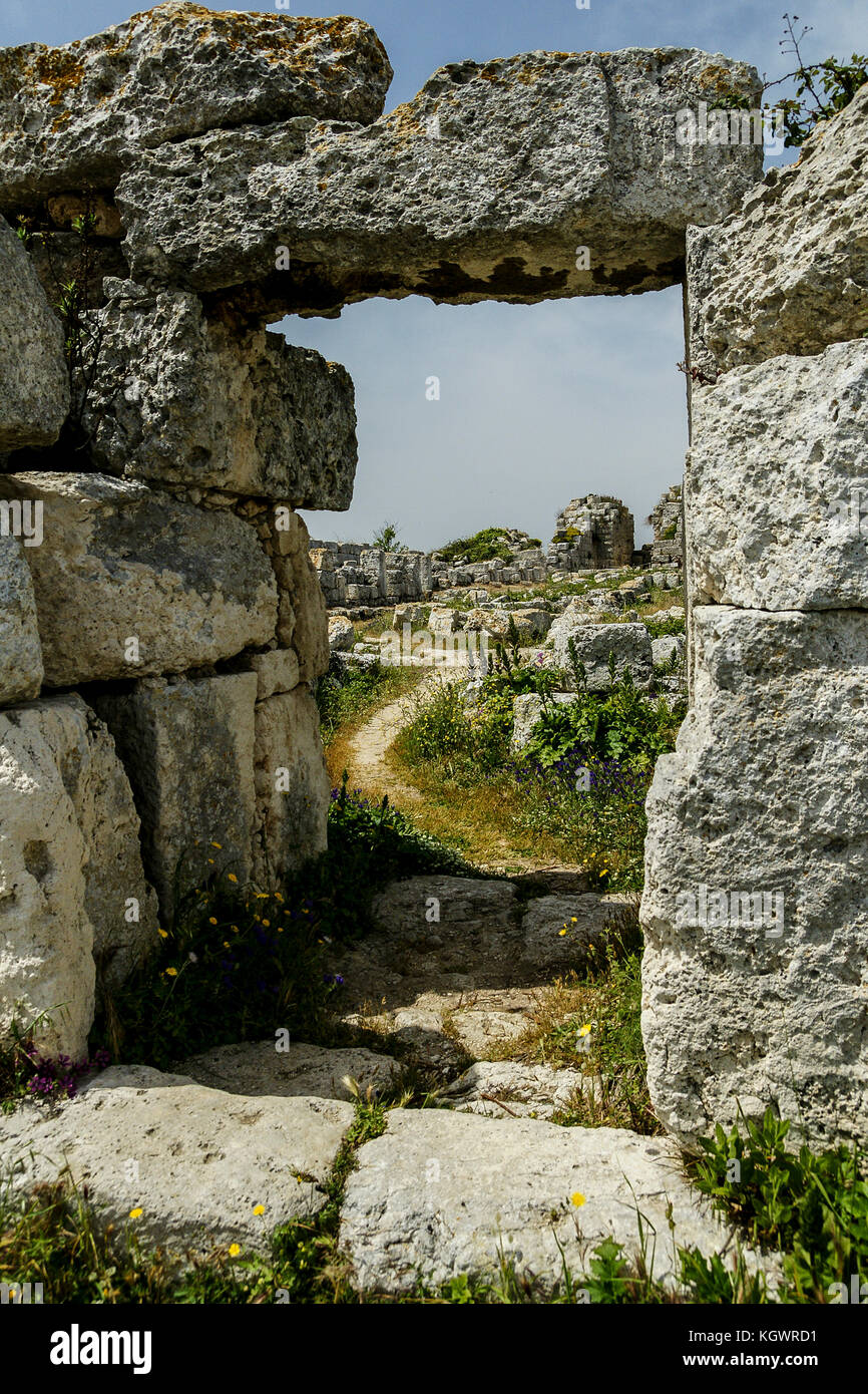 Euryalus Fortress Ruins (Castello Eurialo Stock Photo - Alamy