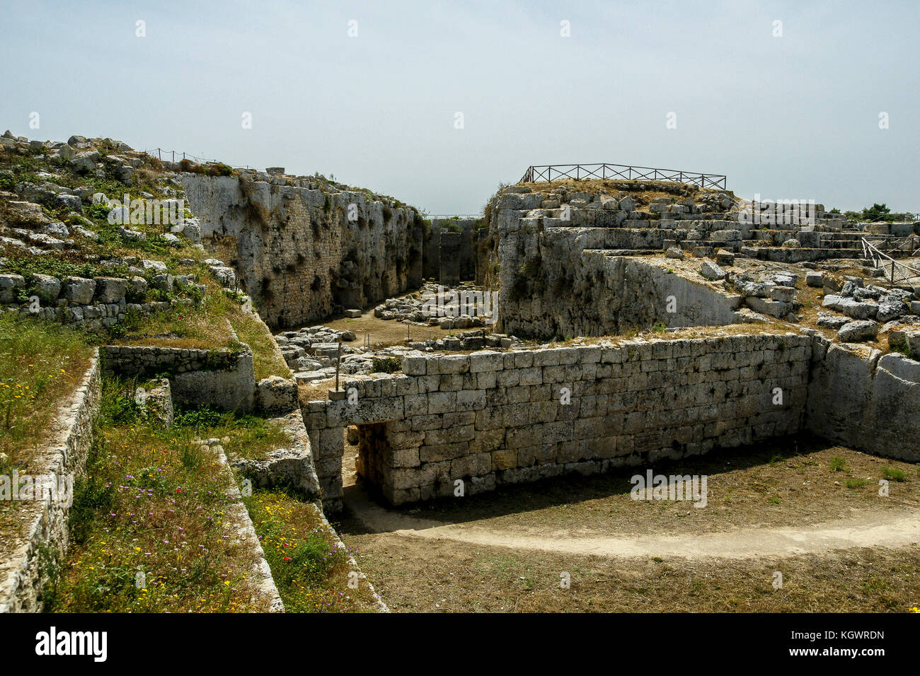 Euryalus Fortress Ruins (Castello Eurialo Stock Photo - Alamy