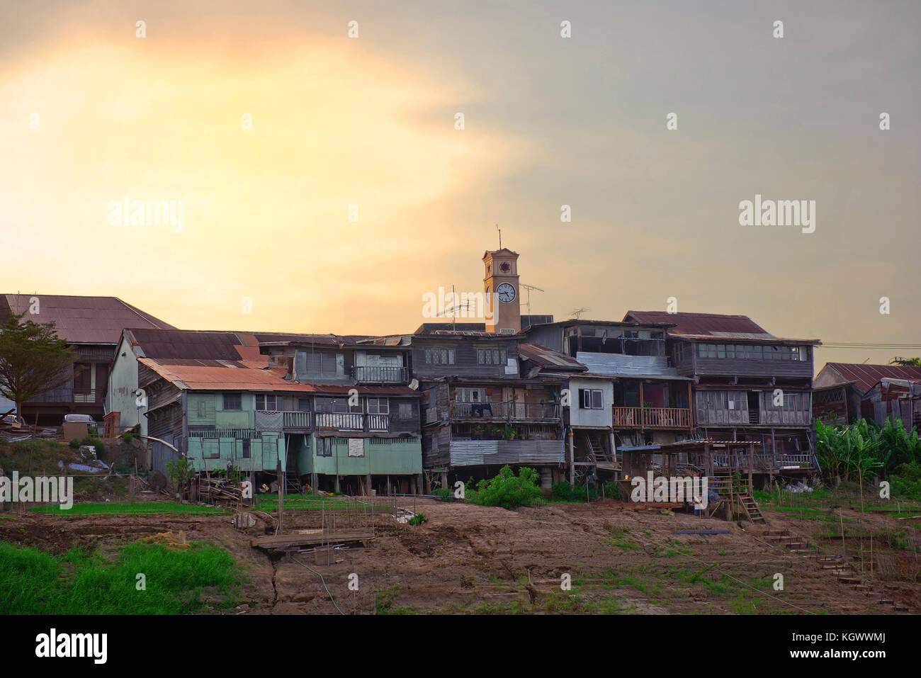 Thailand slum houses hi-res stock photography and images - Alamy