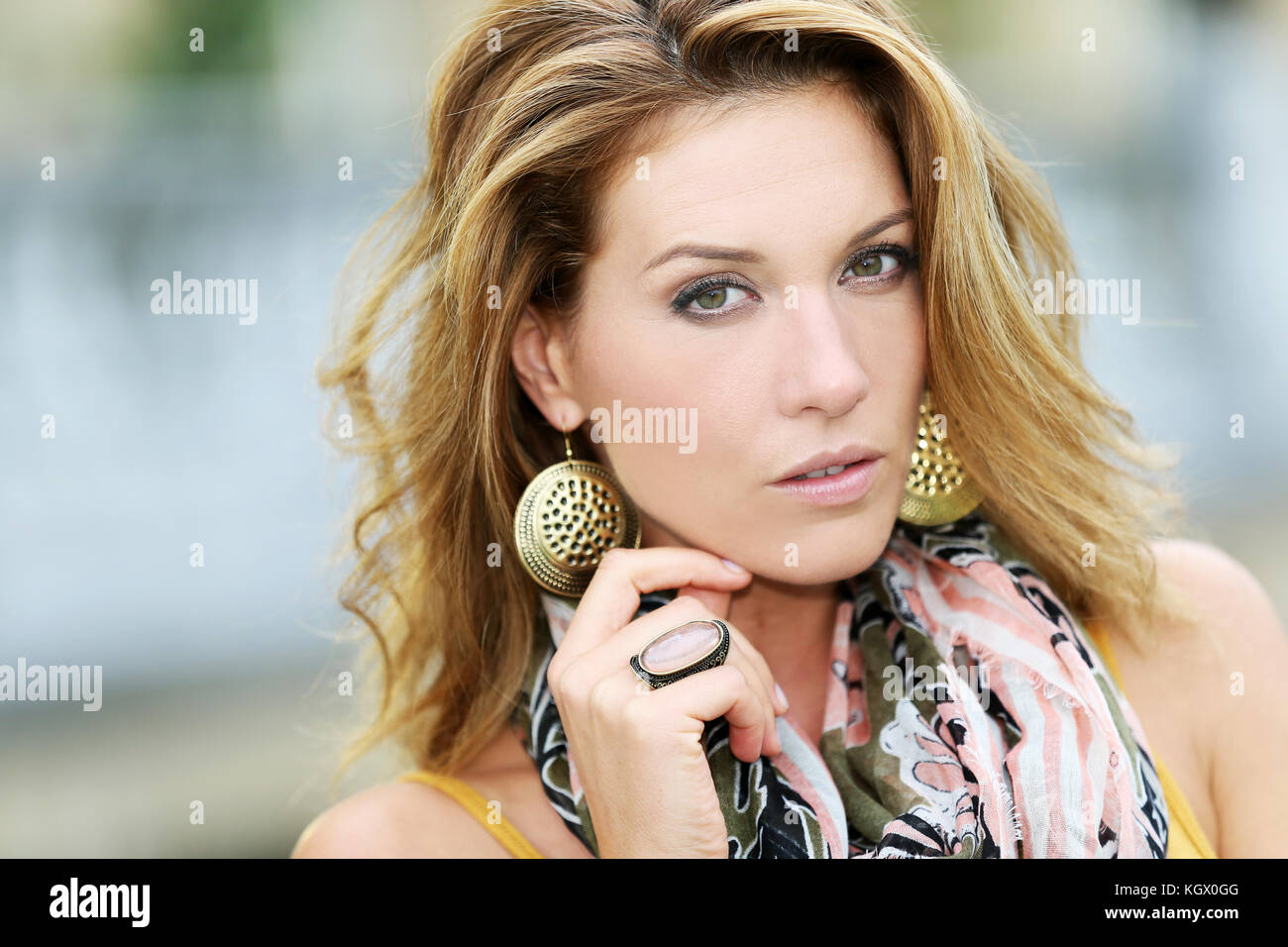Portrait of beautiful smiling woman, fashion model Stock Photo - Alamy