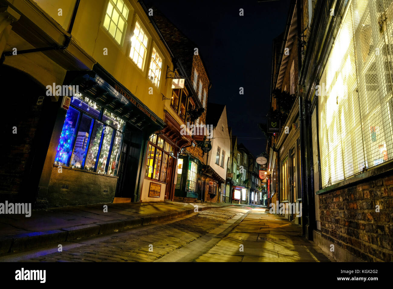 York shambles at night hi-res stock photography and images - Alamy