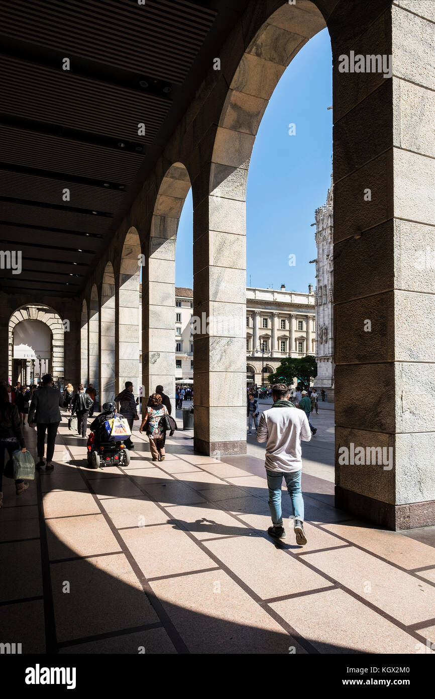 Milan daily life hi-res stock photography and images - Alamy
