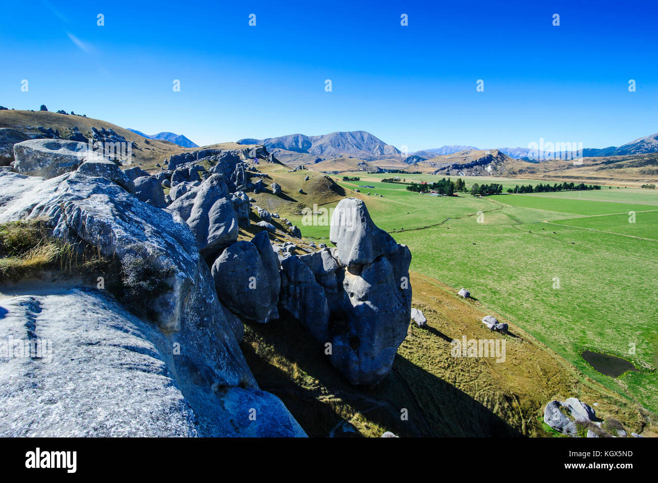 Limestone outcrops canterbury hi-res stock photography and images - Alamy