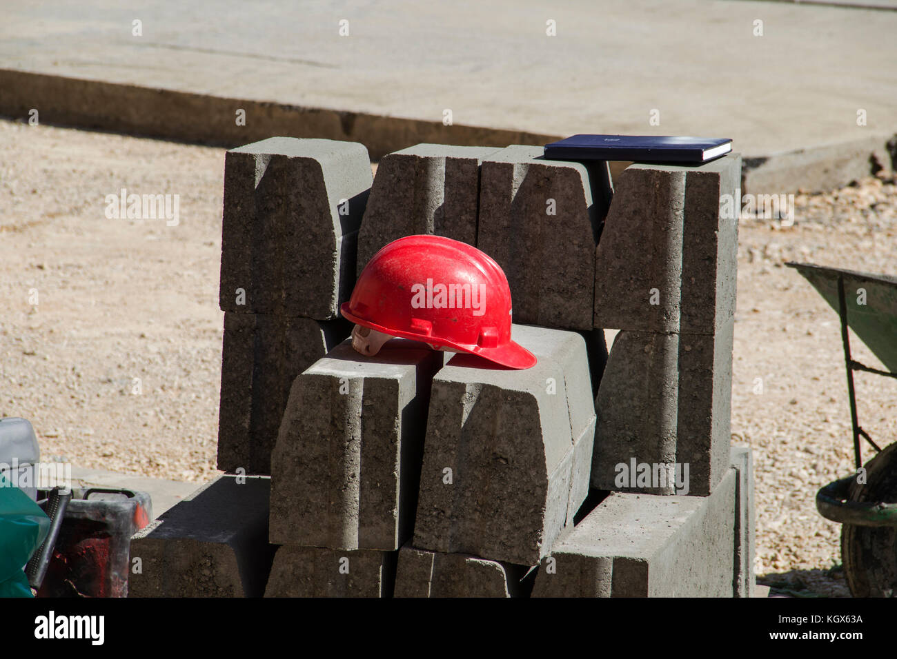 red worker helmet Stock Photo - Alamy