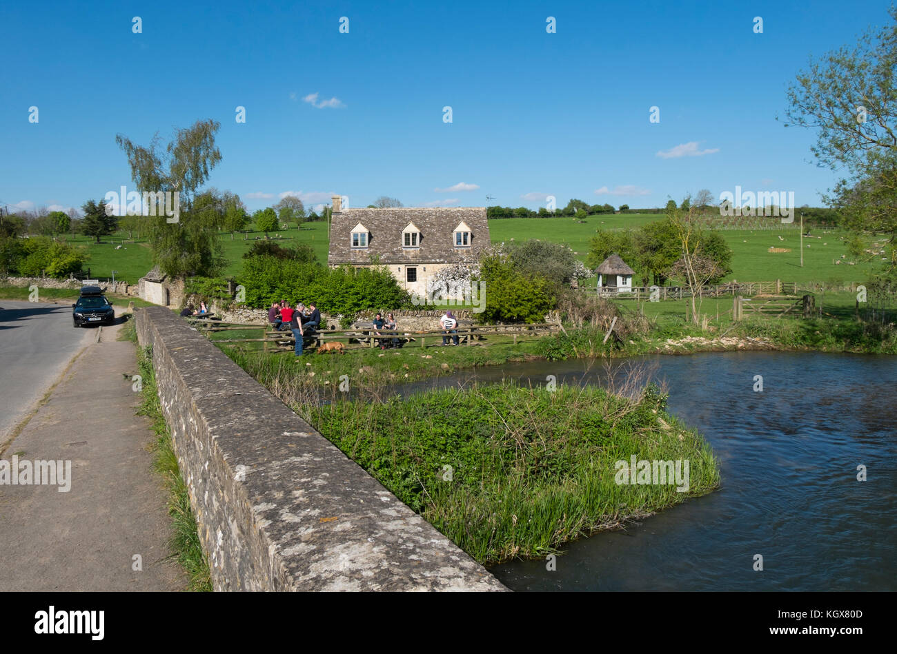 Swinbrook house hi-res stock photography and images - Alamy