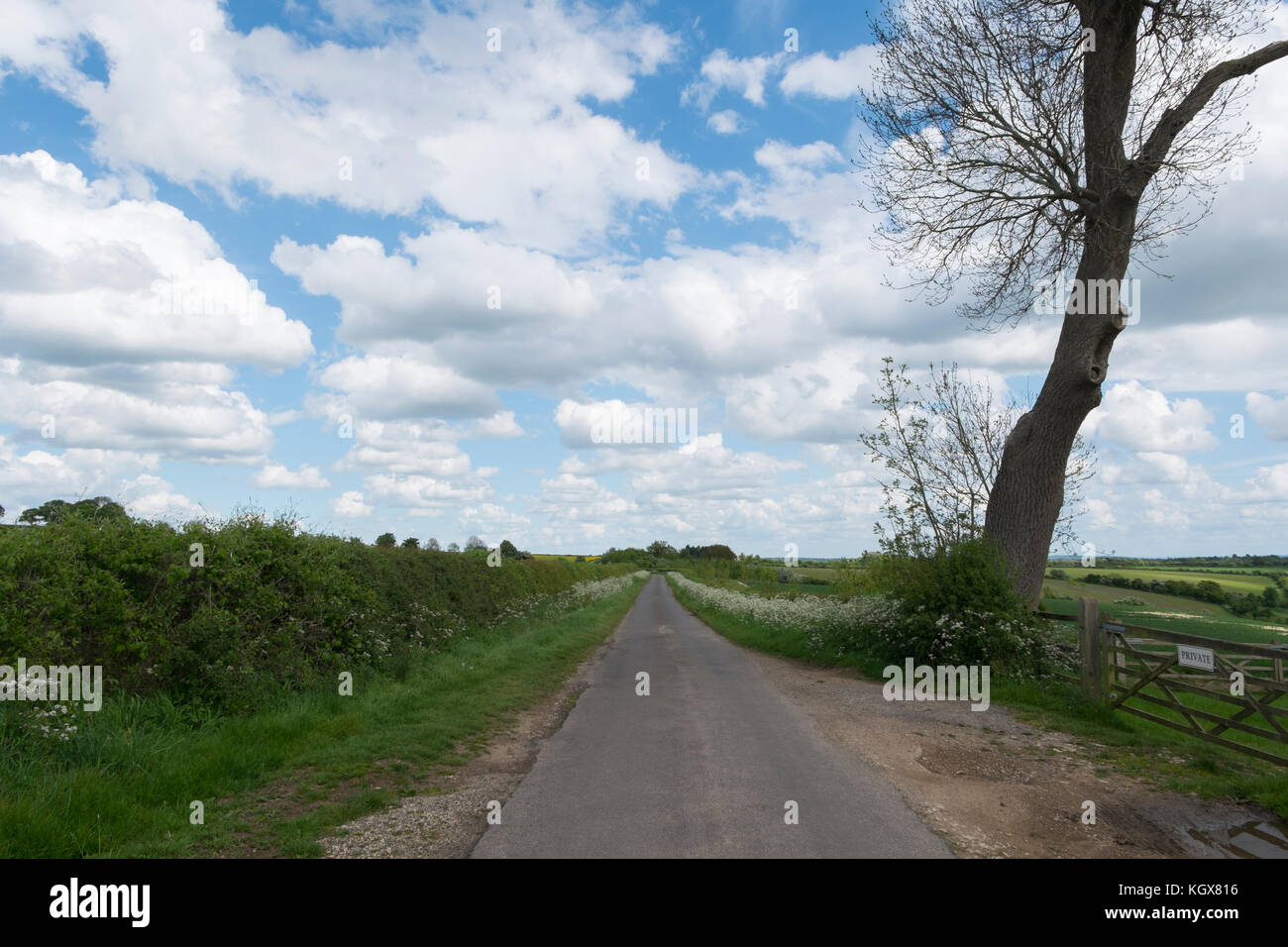 Swinbrook cotswold villages hi-res stock photography and images - Alamy