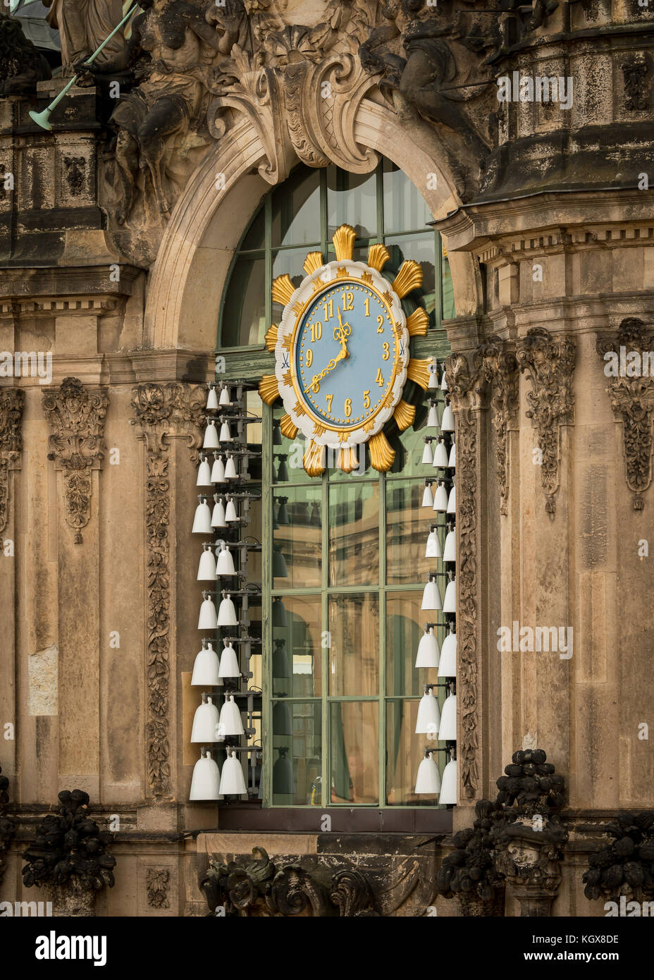 Porcelain clock dresden hi-res stock photography and images - Alamy