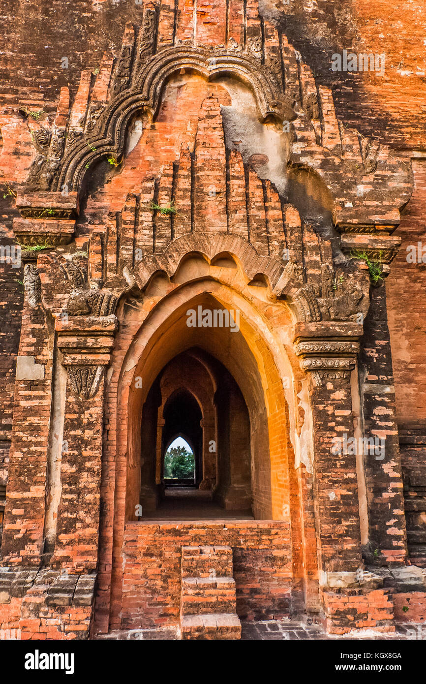 An arched passageway in the Dhammayangyi Temple, Old Bagan, Myanmar ...