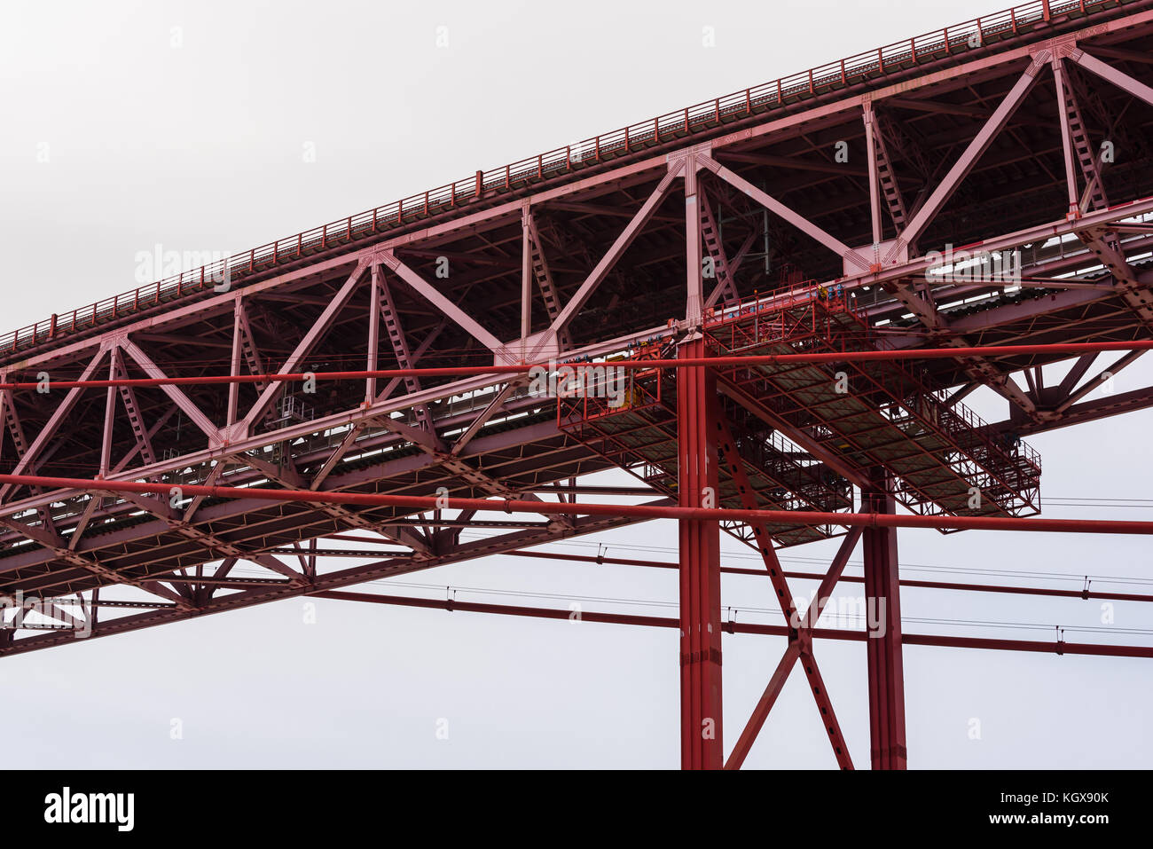 Lattice girder trusses hi-res stock photography and images - Alamy