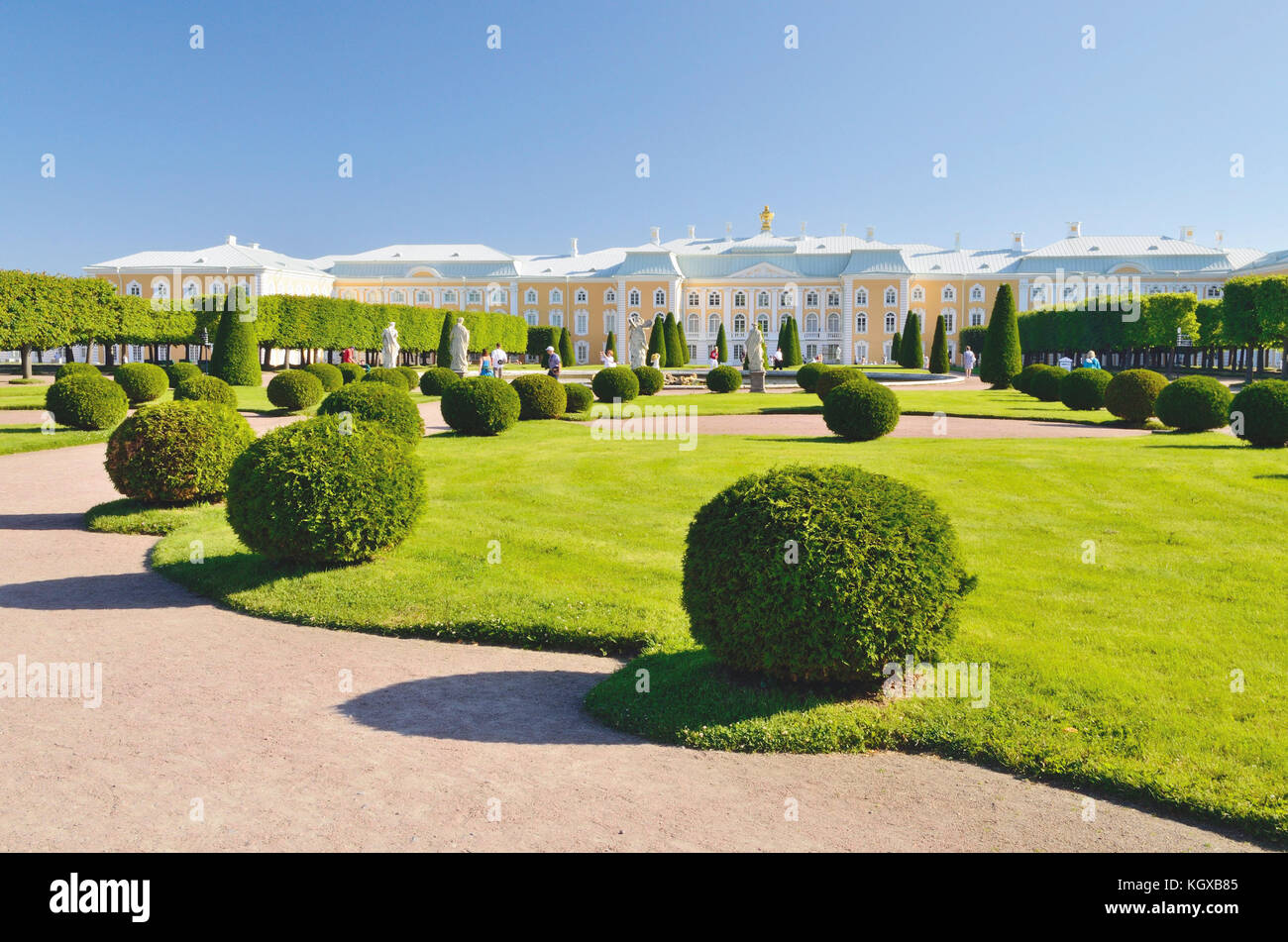 Peterhof palace russia hi-res stock photography and images - Alamy