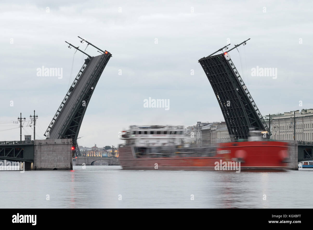 Ship navigation lights at night hi-res stock photography and images - Alamy