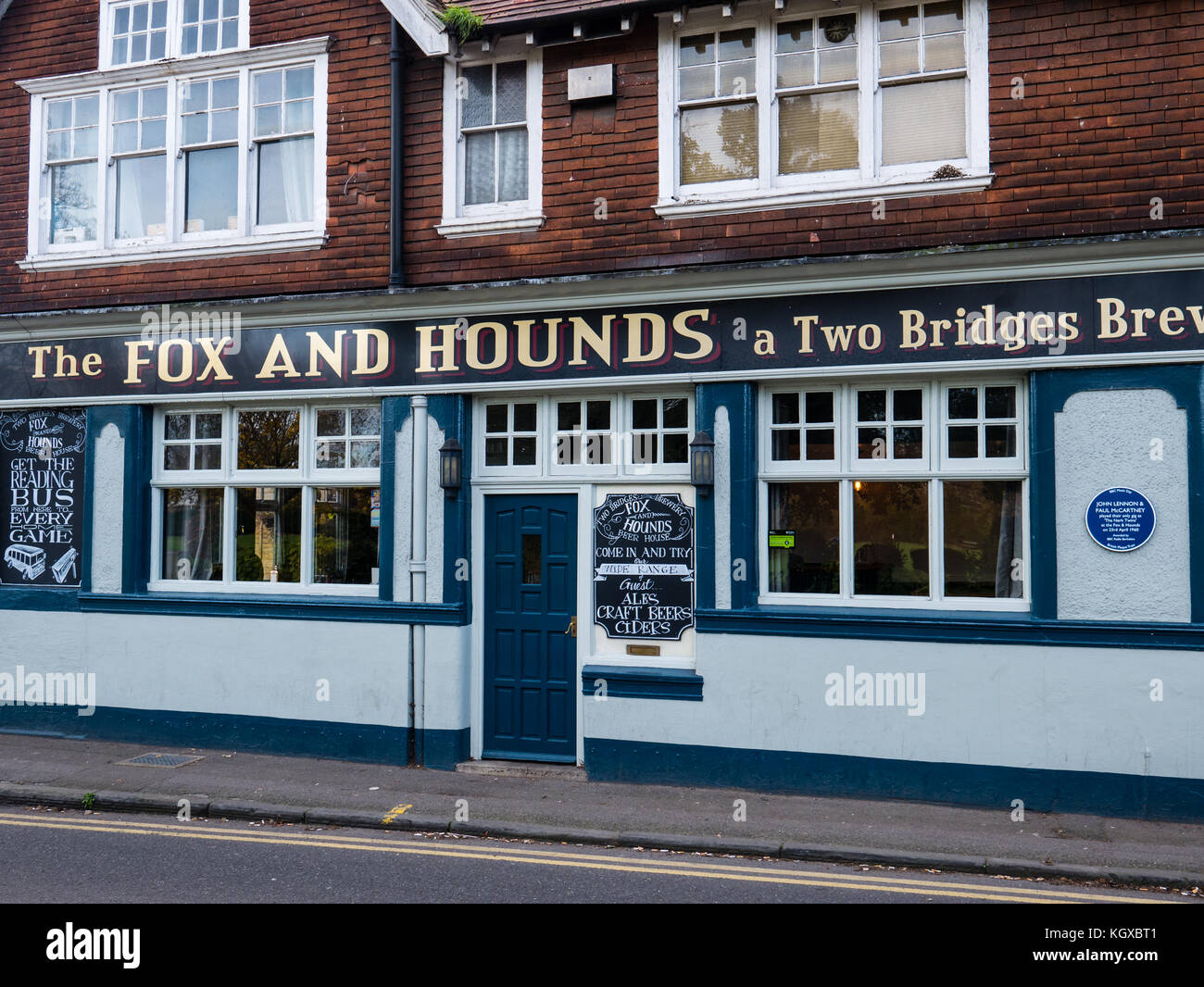 The fox and hounds caversham hi-res stock photography and images - Alamy