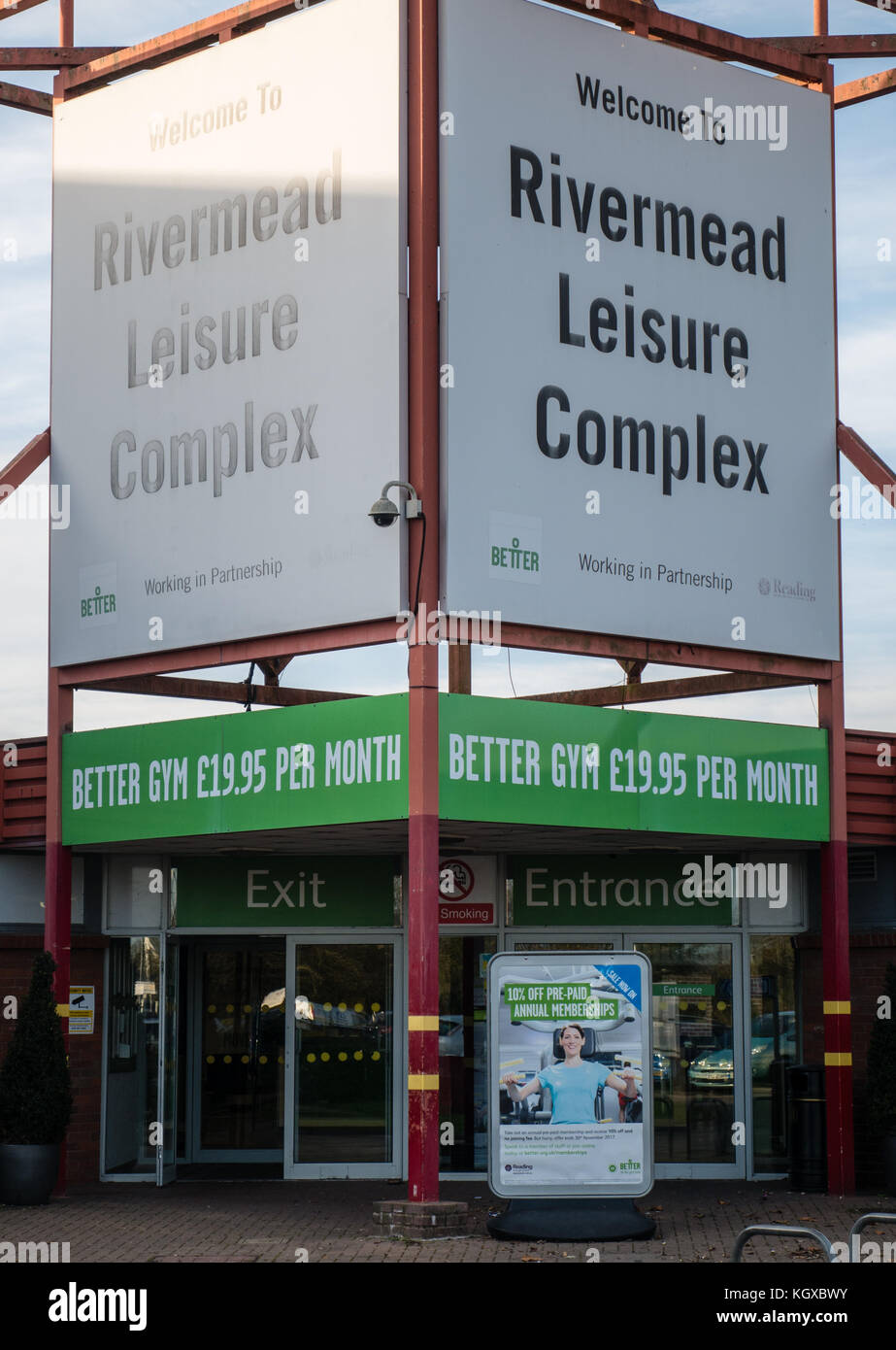 Rivermead Leisure Complex, Reading, Berkshire, England Stock Photo - Alamy