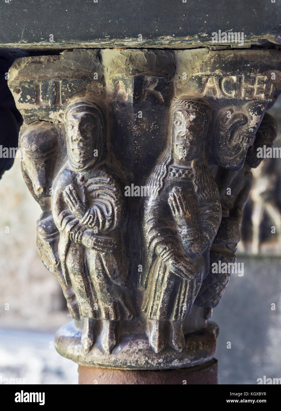 Romanesque columns hi-res stock photography and images - Alamy