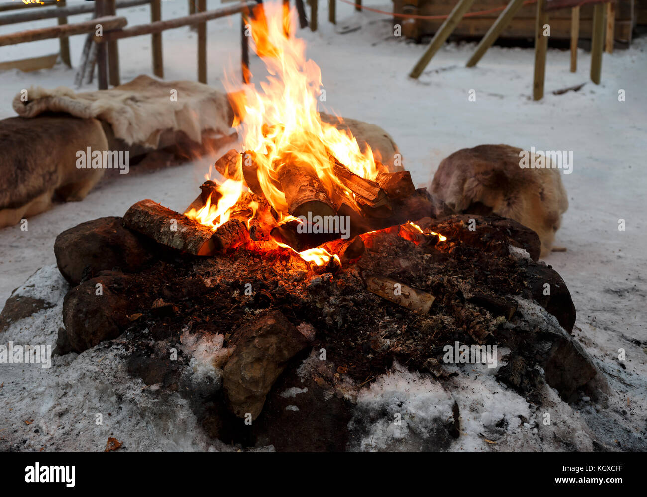 Campfire snow hi-res stock photography and images - Alamy