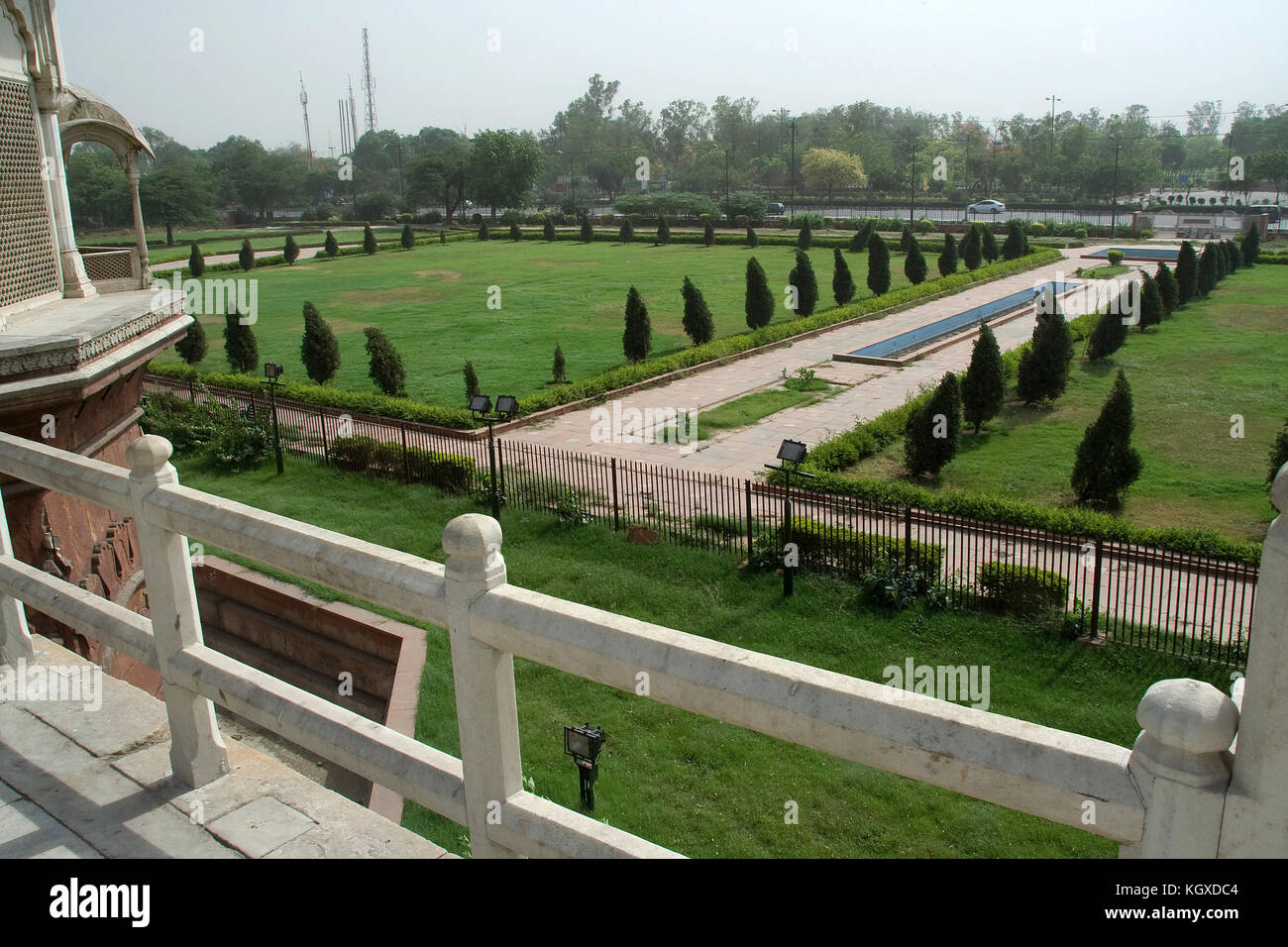 Garden red fort hi-res stock photography and images - Alamy