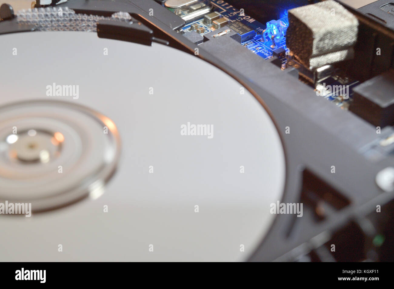 Inside a computer hard drive hi-res stock photography and images - Alamy