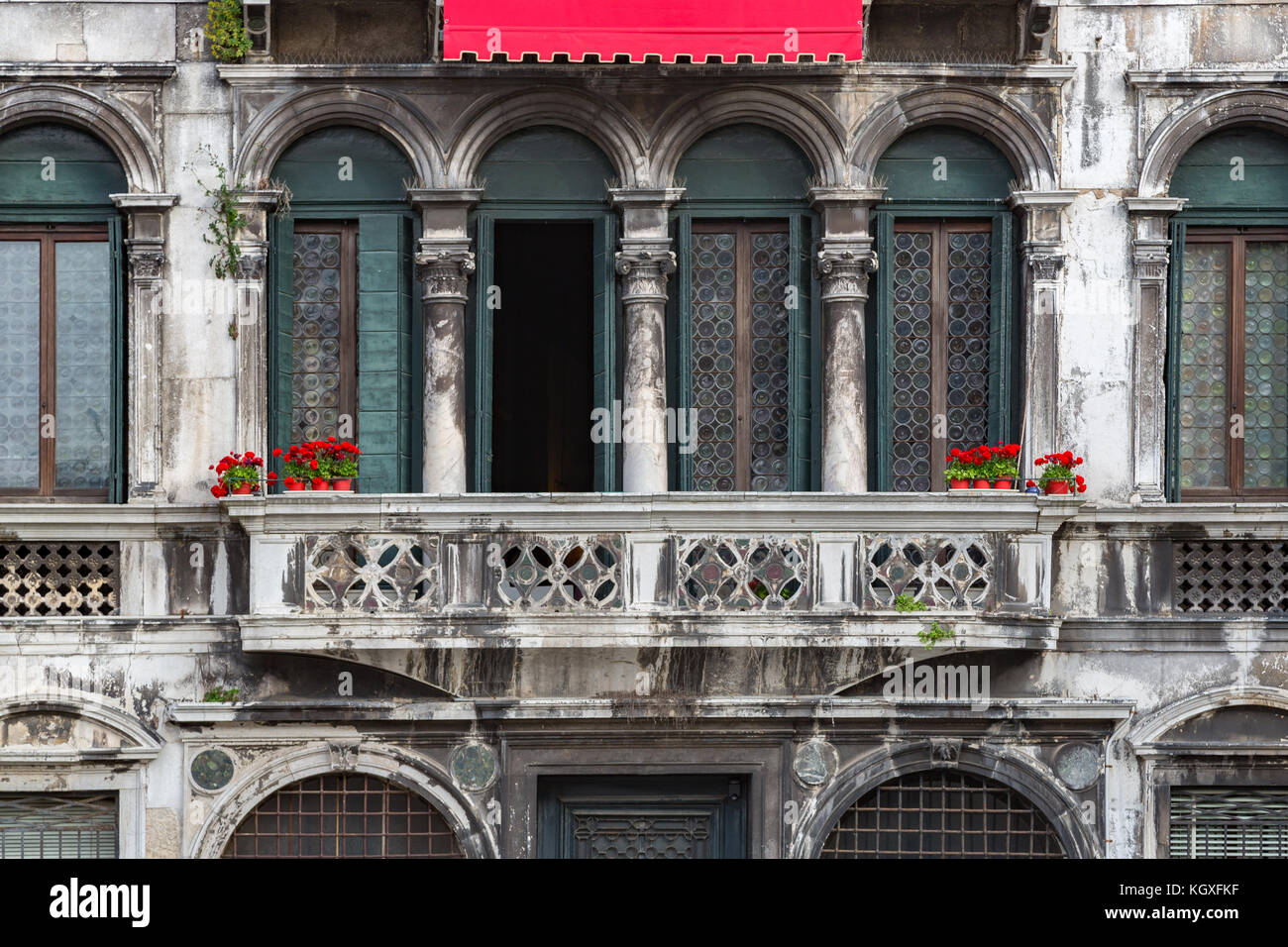 Venetian balcony hi-res stock photography and images - Alamy