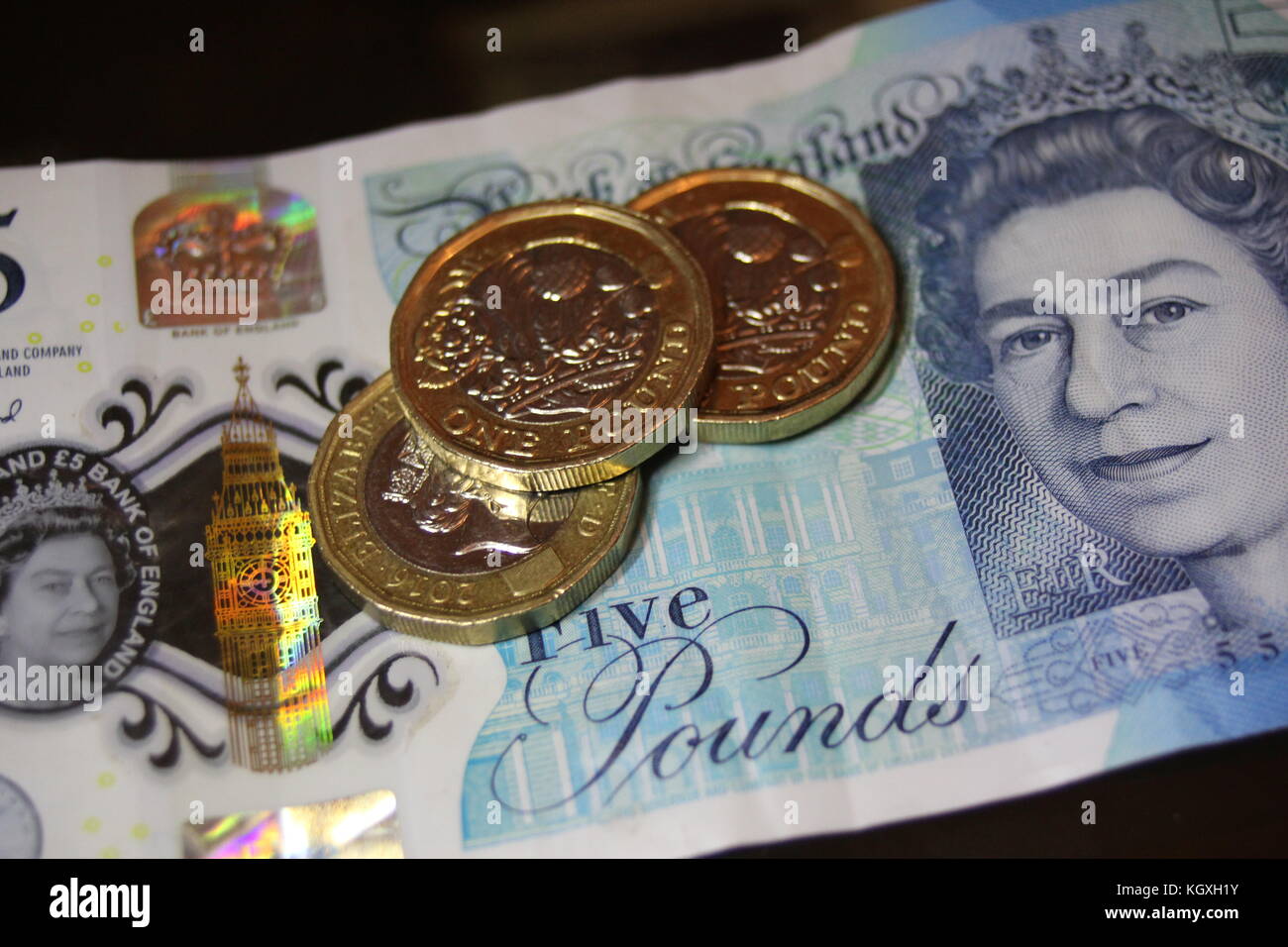 five one pound coin coins £ note Britain uk stirling cash money ...