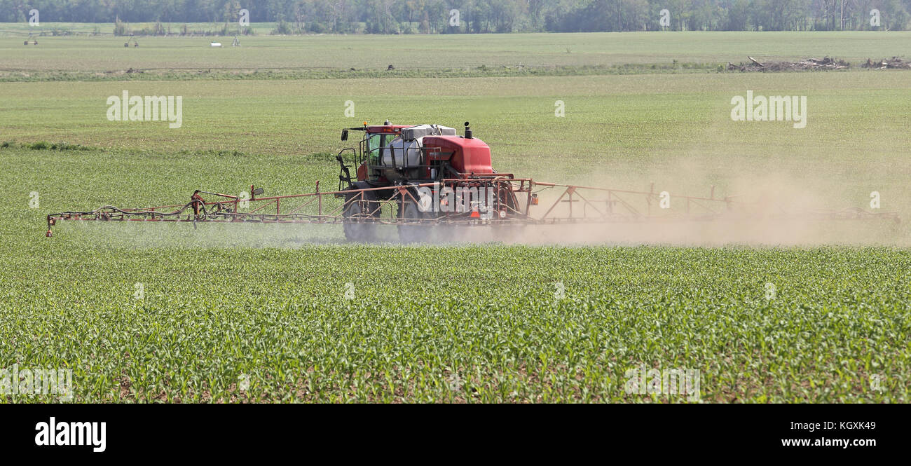 Corn sprayer hi-res stock photography and images - Alamy