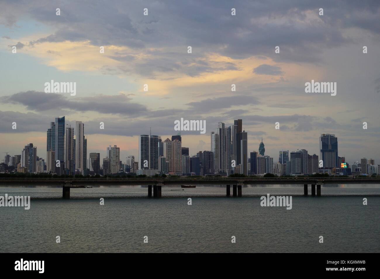 A twilight view of Cinta Costera and modern Panama City skyline, Panama ...