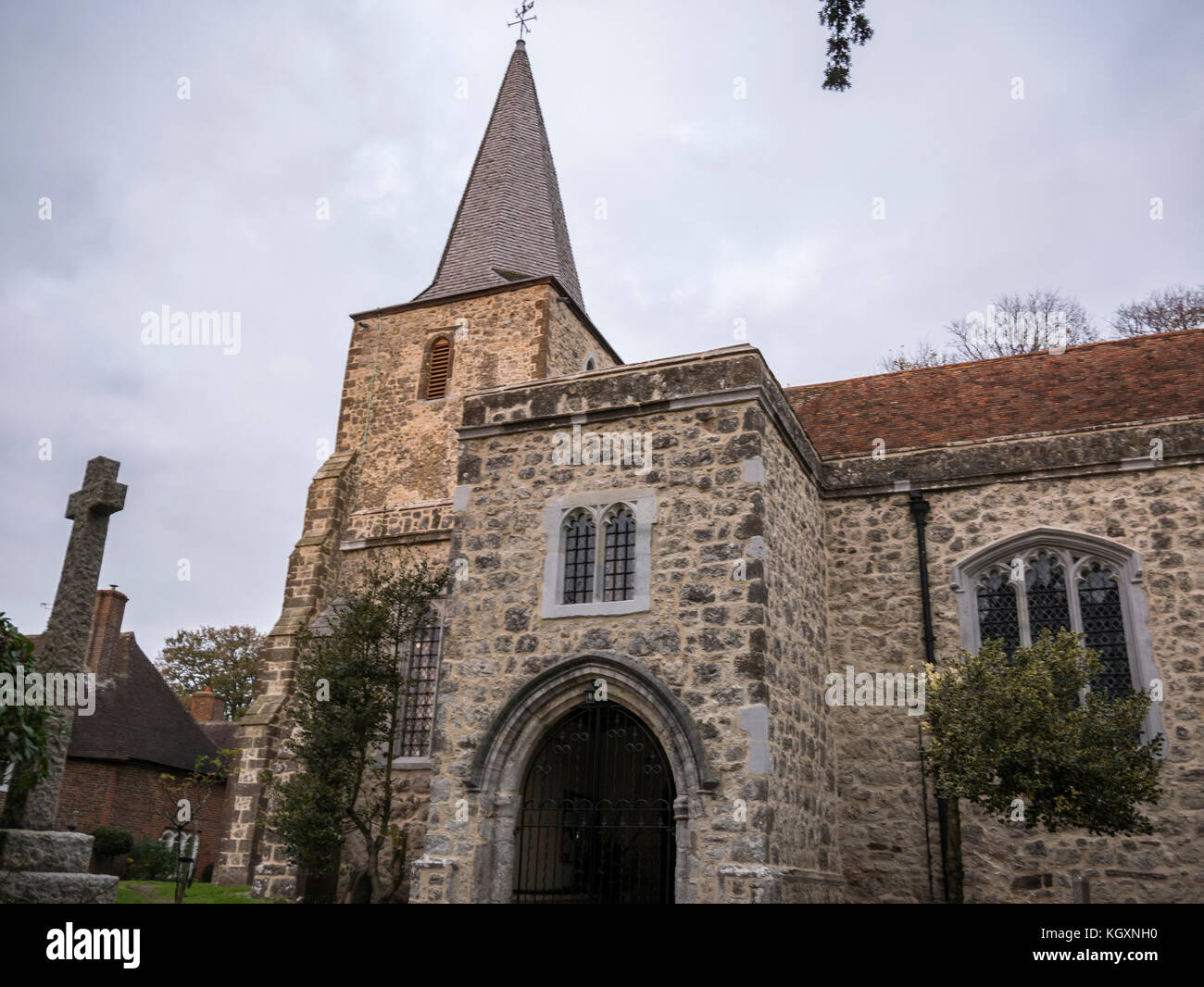 Pluckley church hi-res stock photography and images - Alamy