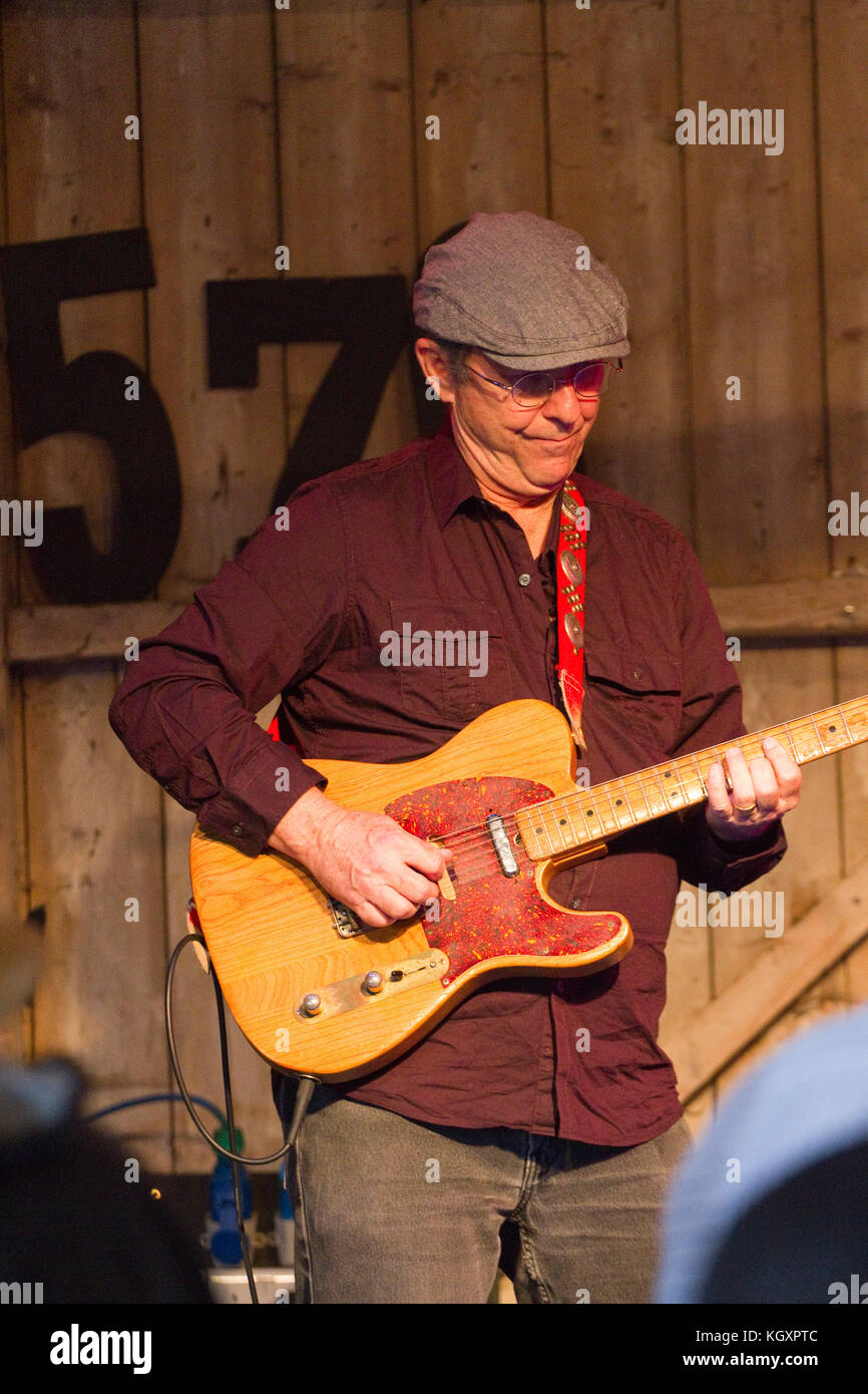 Fender telecaster hi-res stock photography and images - Alamy