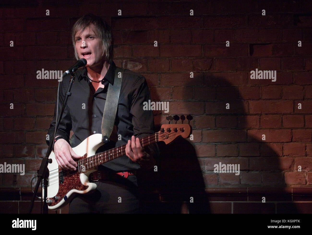 Fender precision bass hi-res stock photography and images - Alamy