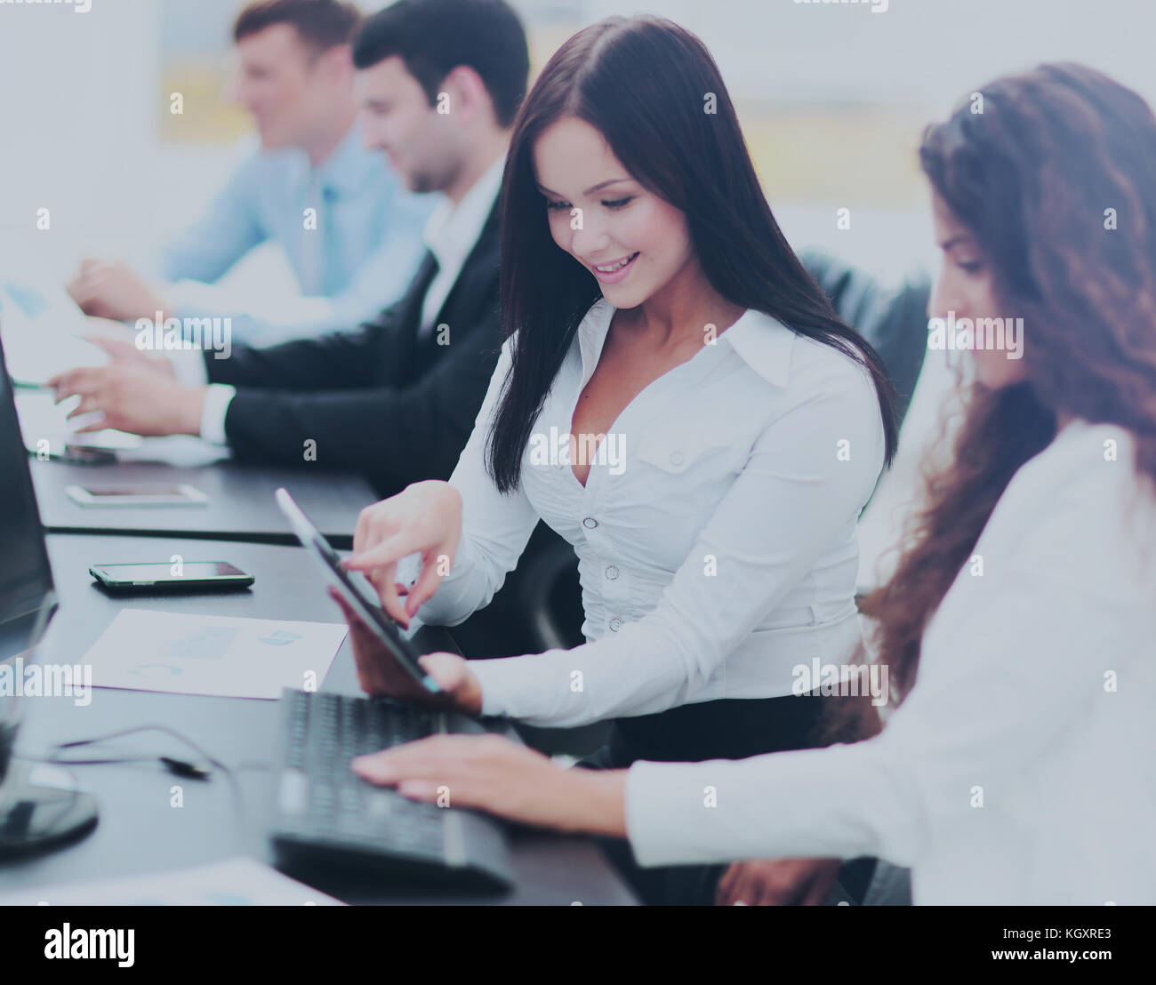 Business discussin document hi-res stock photography and images - Alamy