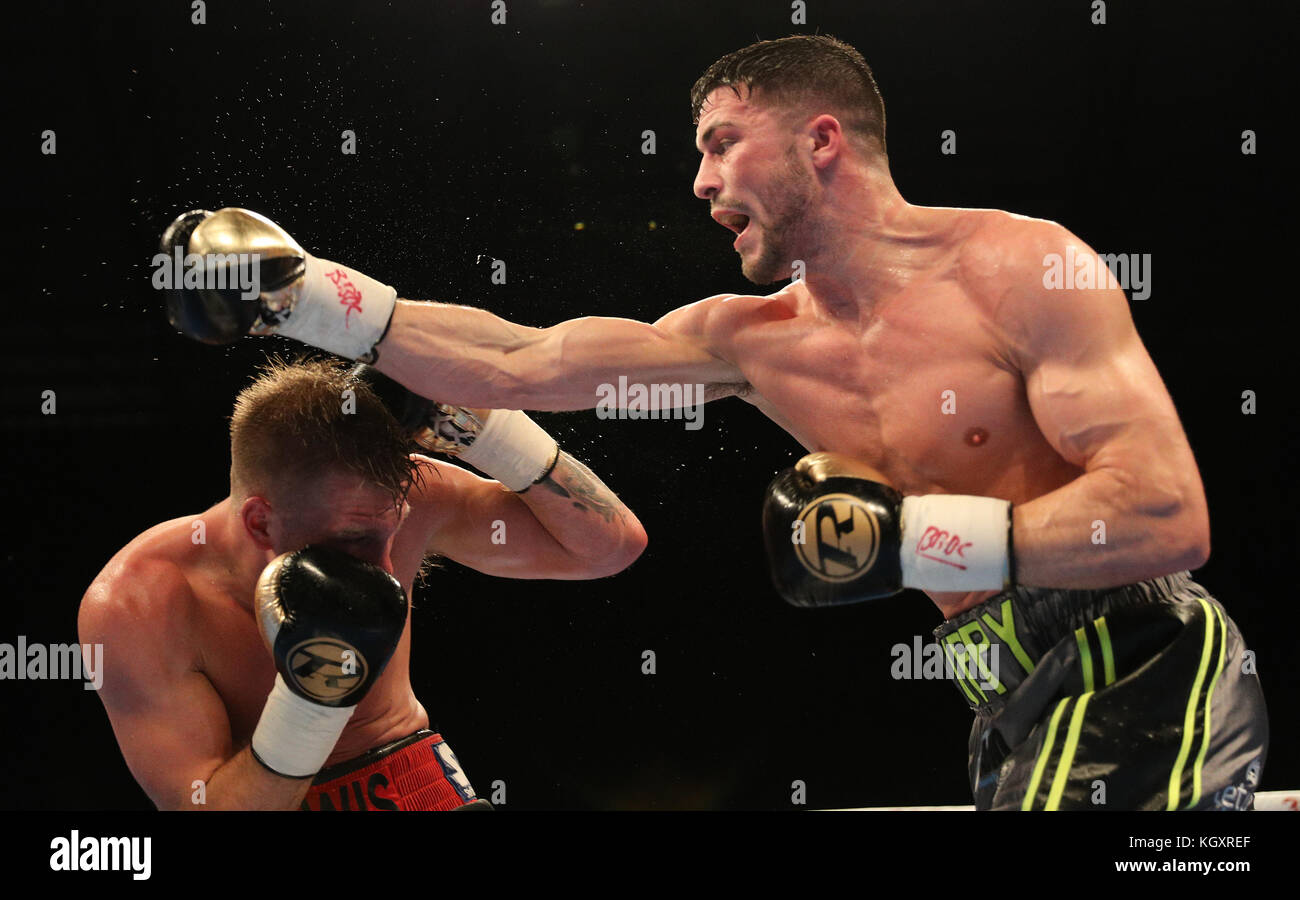 Mark Heffron (right) and Lewis Taylor compete during the Super ...