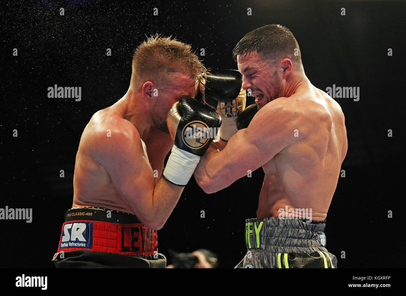 Mark Heffron (right) and Lewis Taylor compete during the Super ...