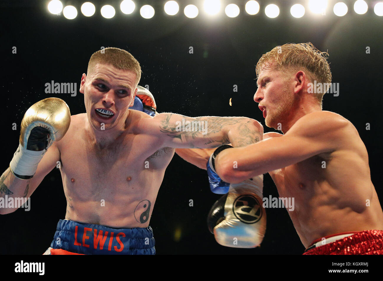 Super lightweight bout metro arena hi-res stock photography and images ...