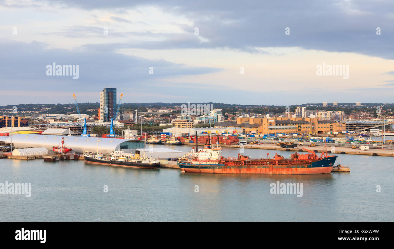 Southern ocean shipyard hi-res stock photography and images - Alamy