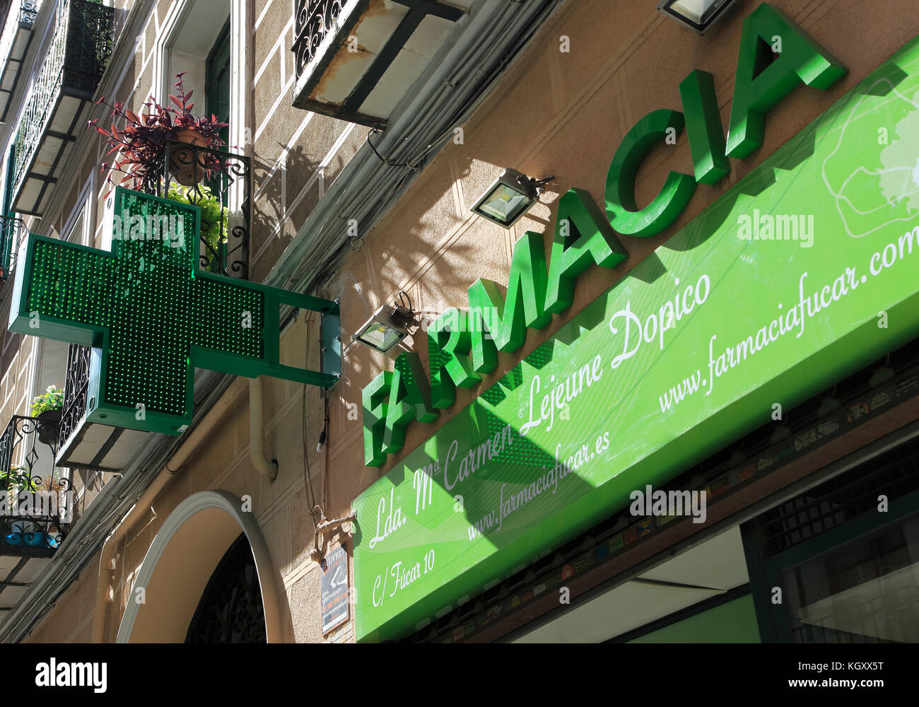 Spanish farmacia hi-res stock photography and images - Alamy