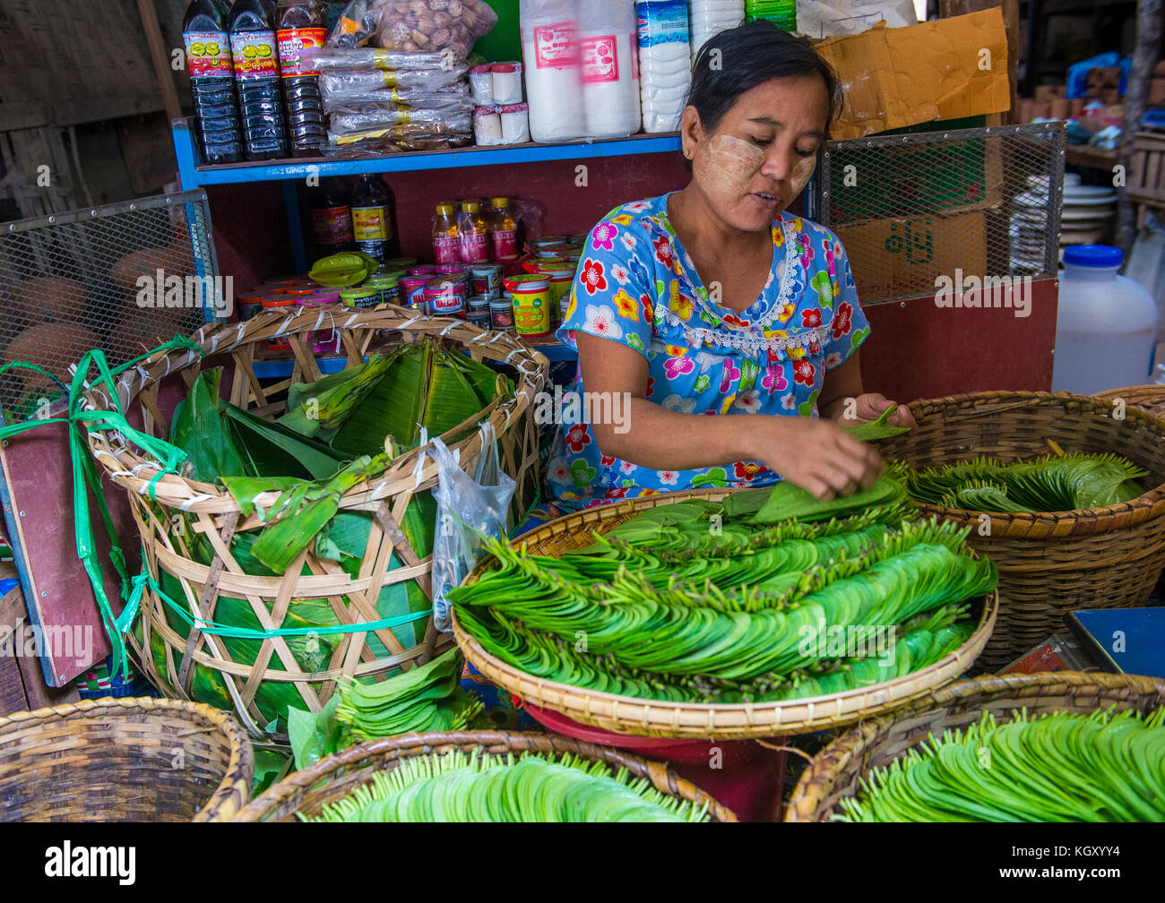 Herb sell hi-res stock photography and images - Alamy