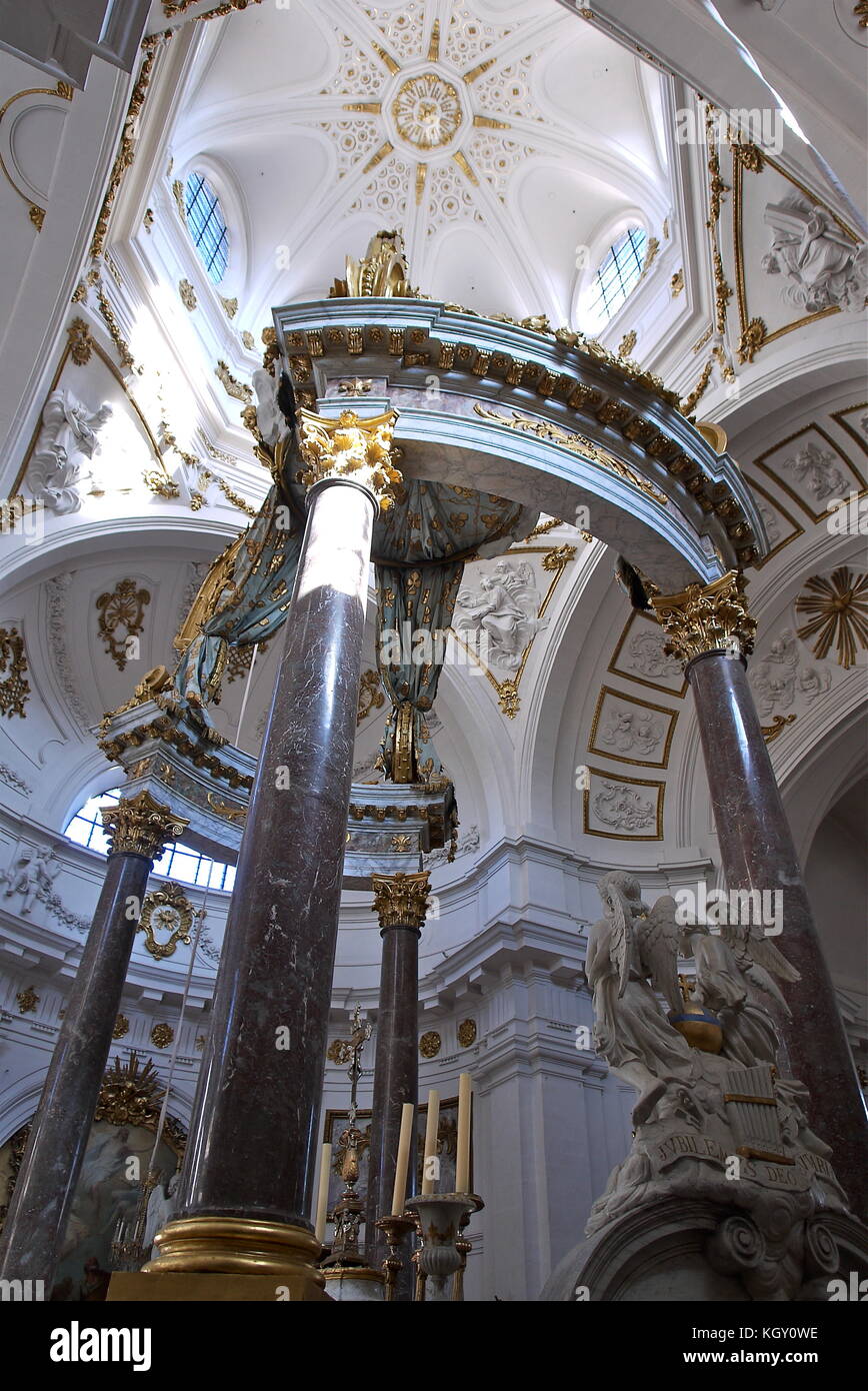 Chartreuse saint bruno hi-res stock photography and images - Alamy