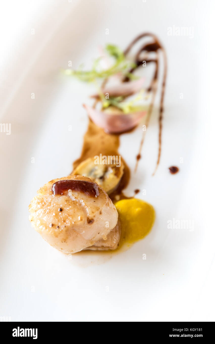 Grilled fried scallop, gourmet japanese cuisine Stock Photo - Alamy