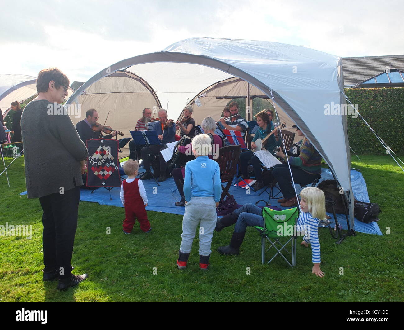 Children flute orchestra hi-res stock photography and images - Alamy