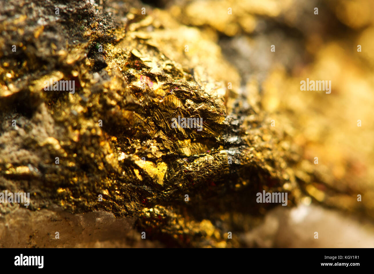 Golden background. Gold natural mineral. Macro photo of the precious ...