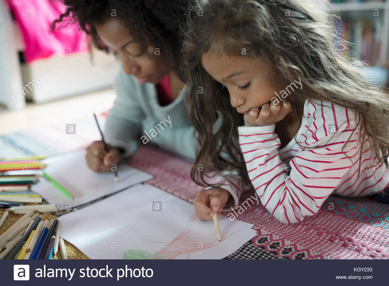 Drawing with colored pencils hi-res stock photography and images - Alamy