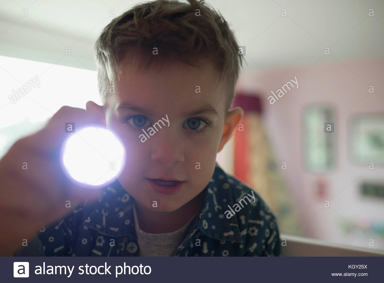 Using a flashlight hi-res stock photography and images - Alamy