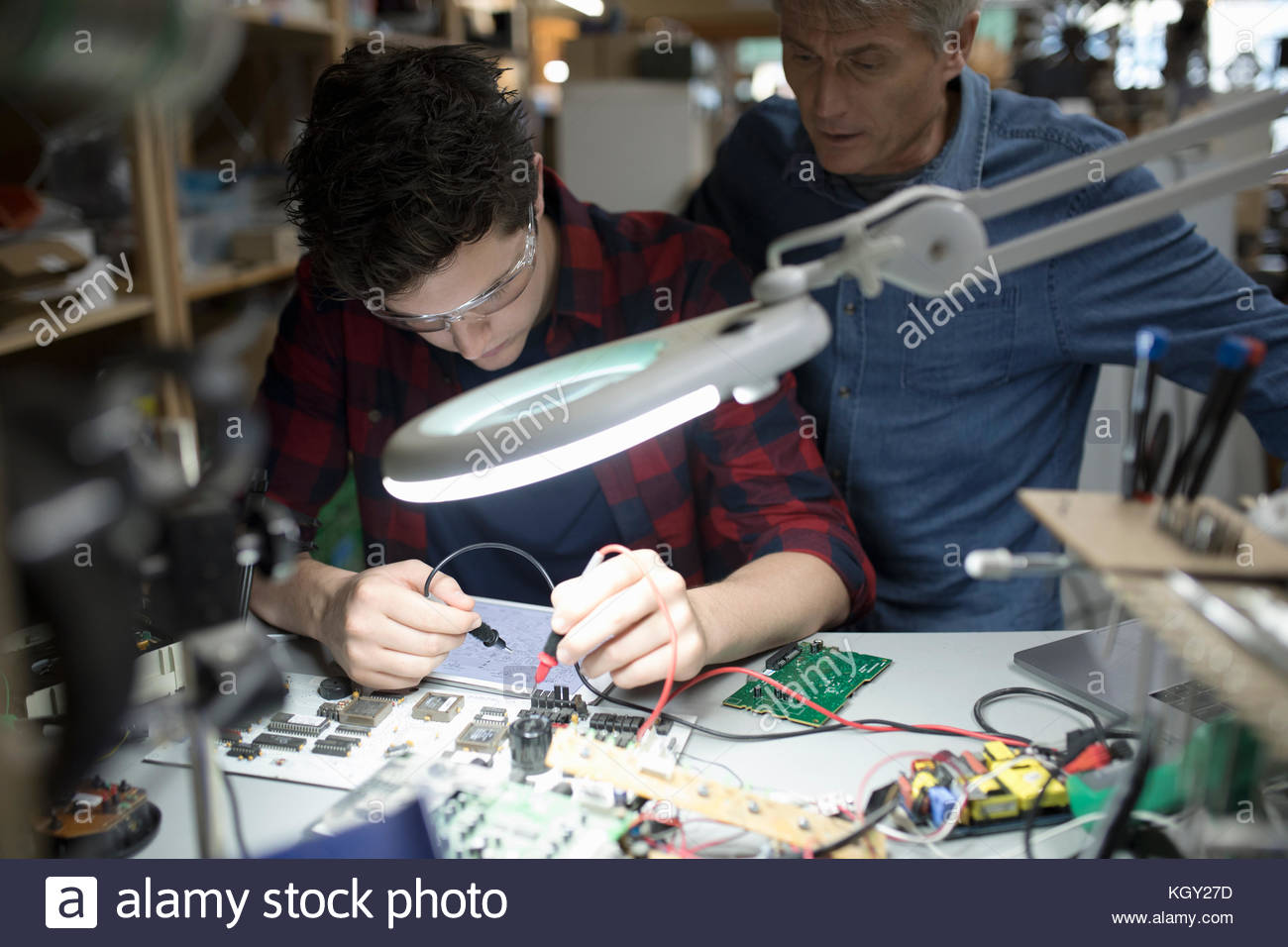 Soldering workbench hi-res stock photography and images - Alamy