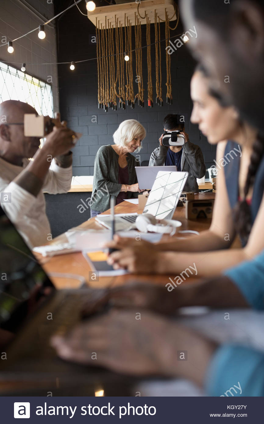 Senior programmer image hi-res stock photography and images - Alamy